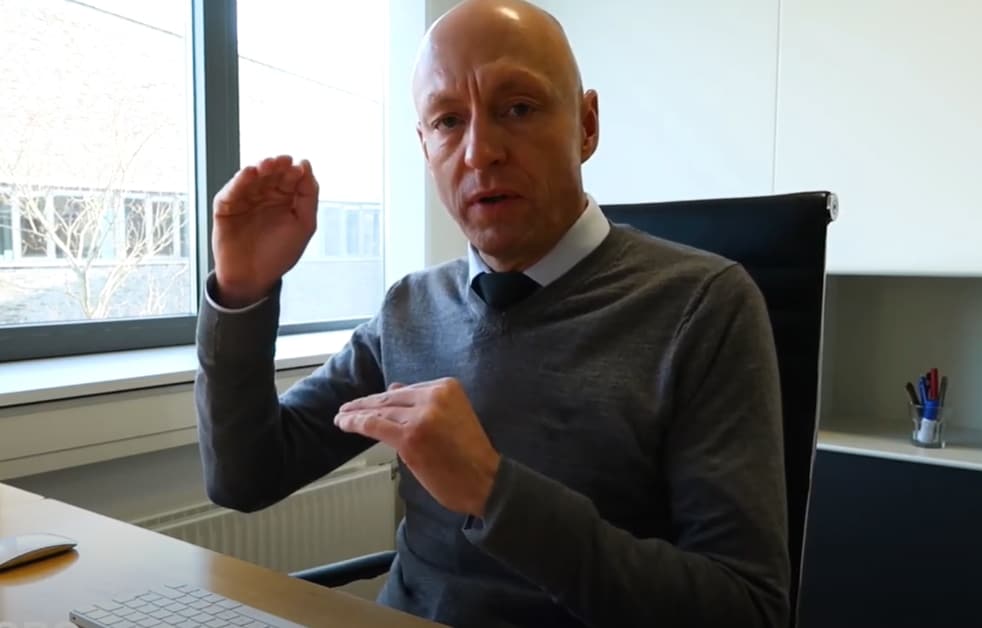 Få temperaturen på aktiemarkedet - med investor Peter Arendt - Invested play